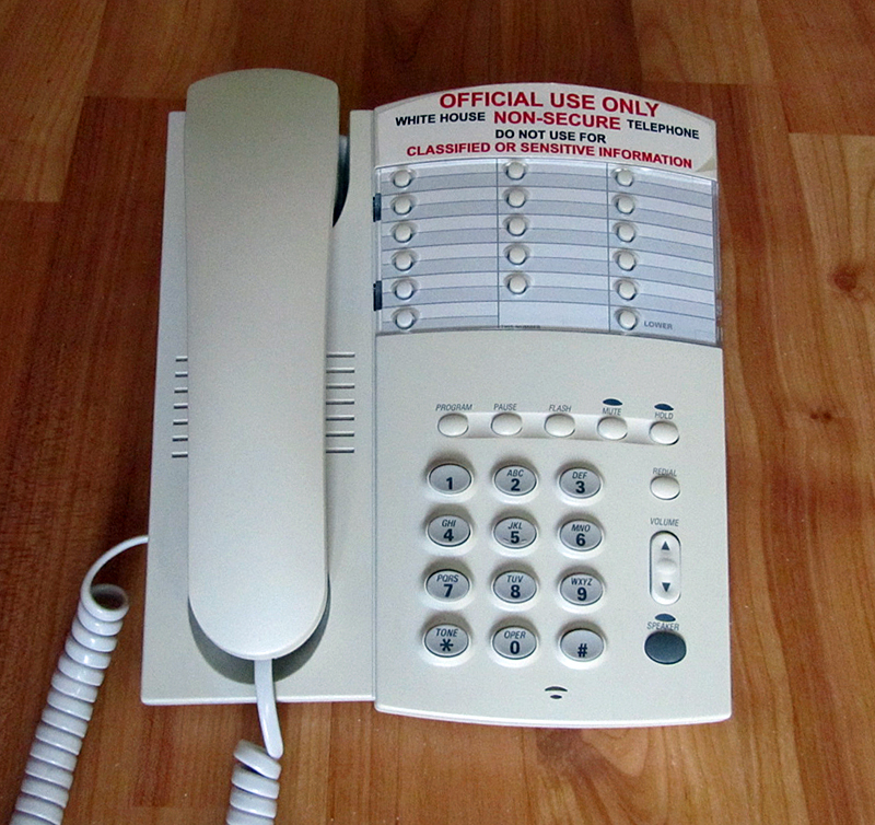 Electrospaces.net: A White House staff phone