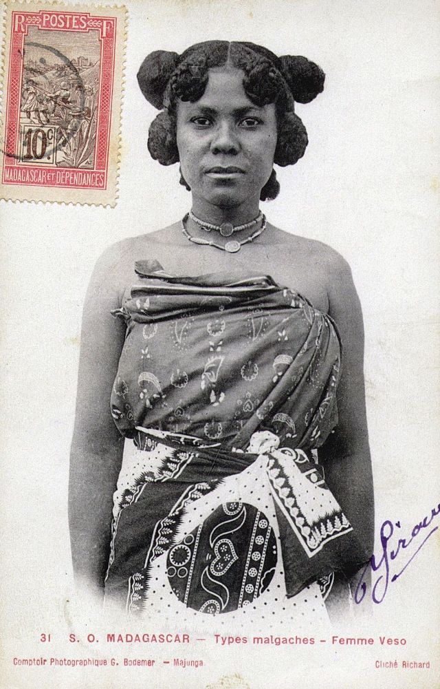 20 Vintage Photos of Madagascan Women Showcasing Their Beautiful ...
