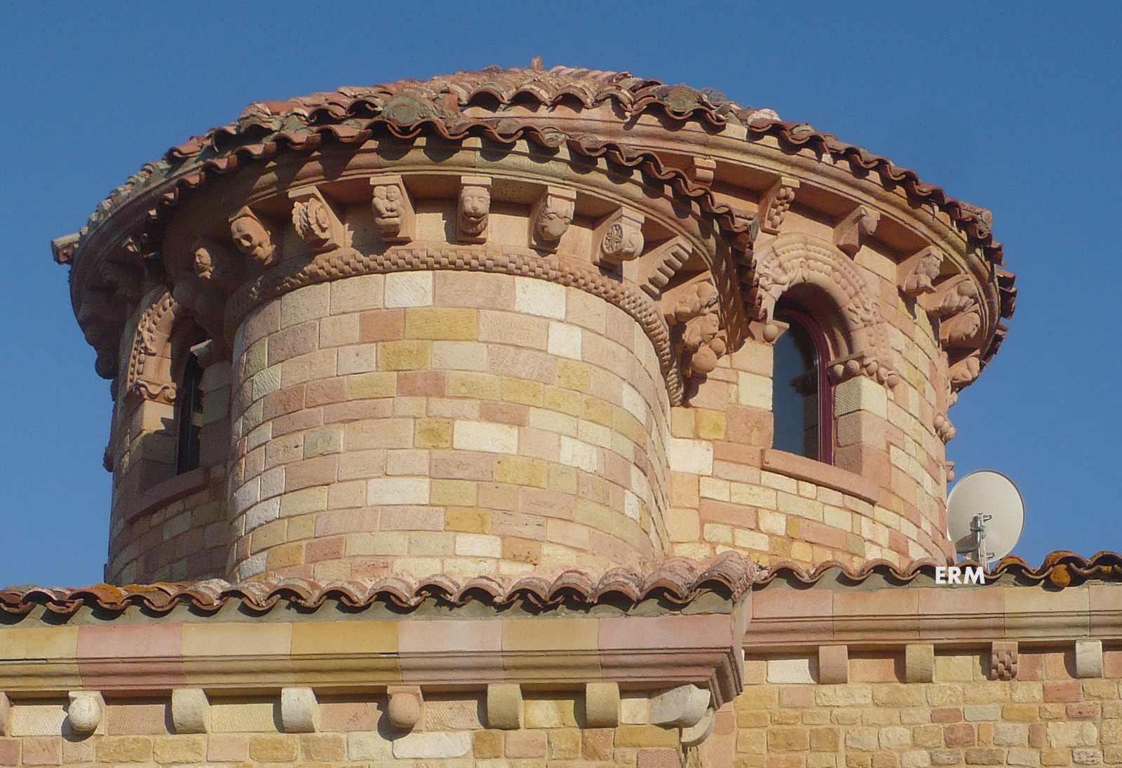 MEMORIAS DE BURGOS: UNA CASA NEORROMÁNICA EN MONTORIO