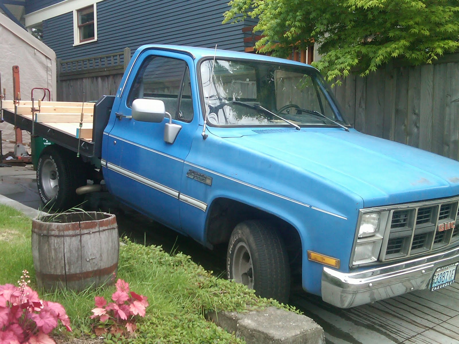 My Manly Musings: Crap Cars of Seattle