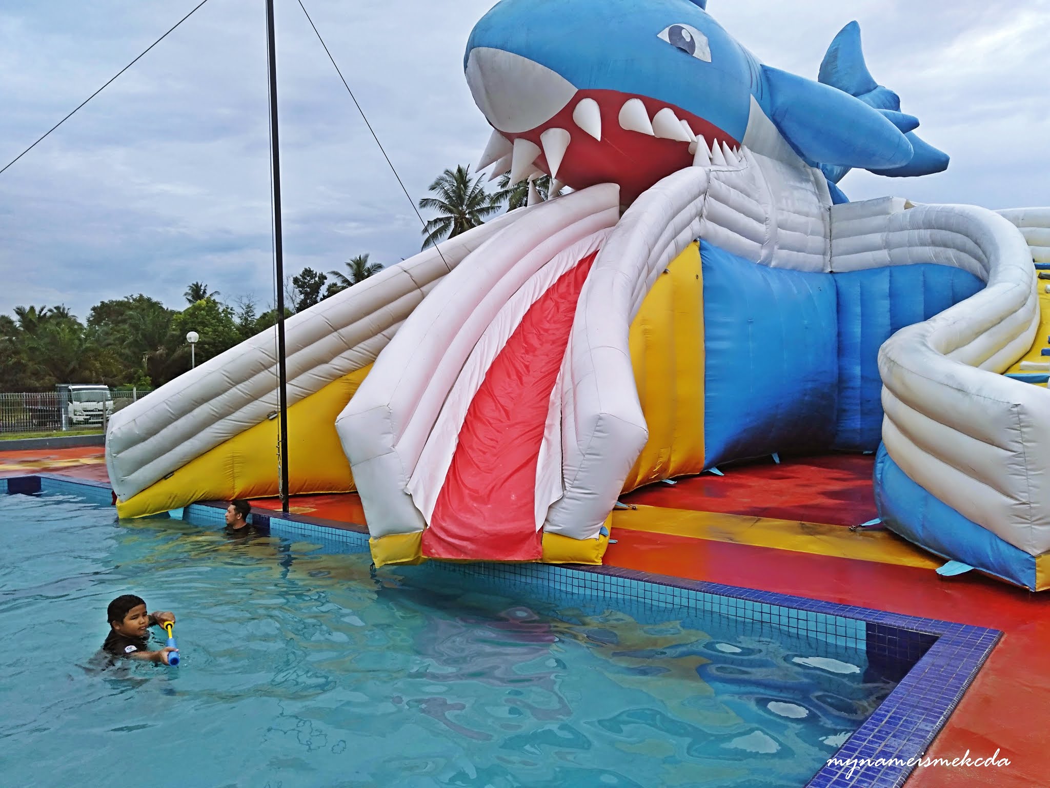 [♥] my name is mekcda ©™ [♥]: Mandi Pool & Penginapan di Tanjung Sedili