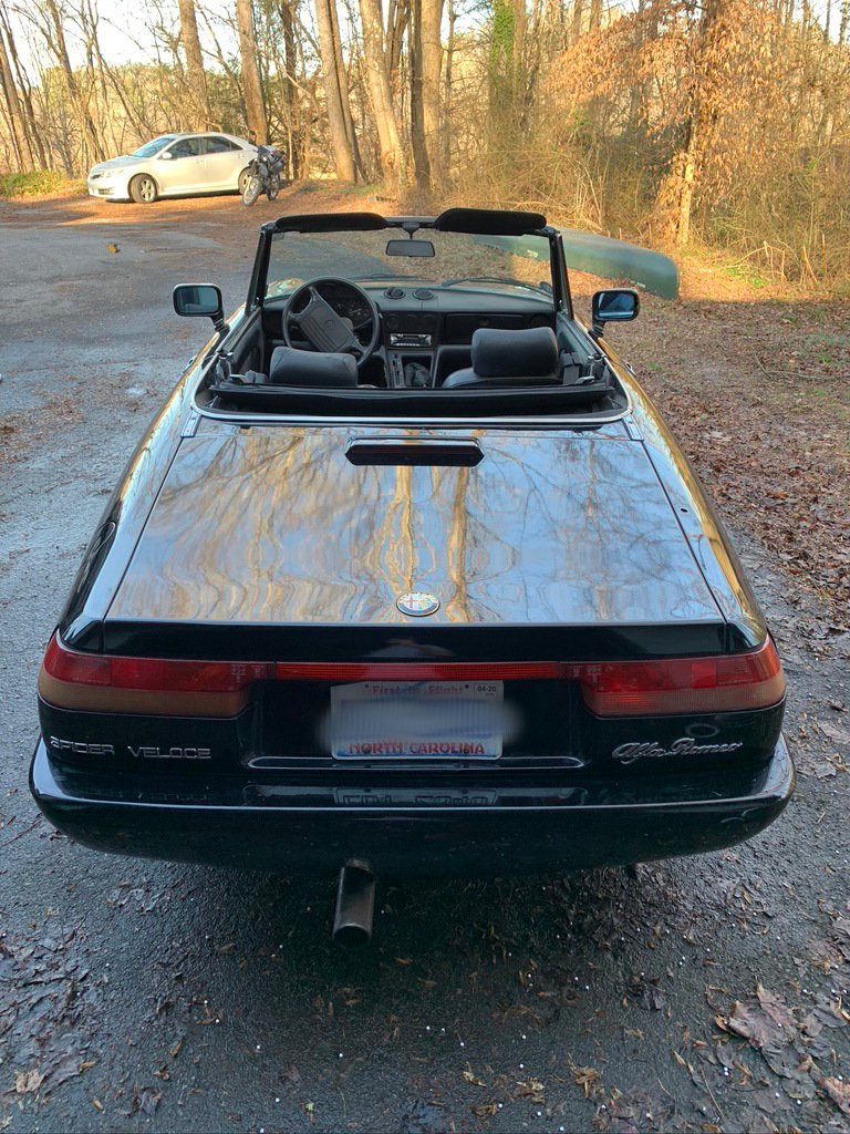 Bella Macchina: 1993 Alfa Romeo Spider Veloce - DailyTurismo