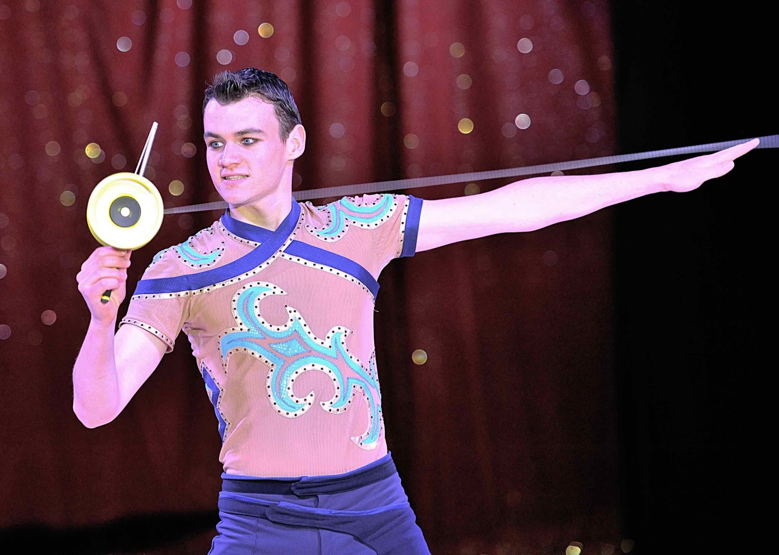 circus: Victor DUPONT (photos de Yvon Kervinio)