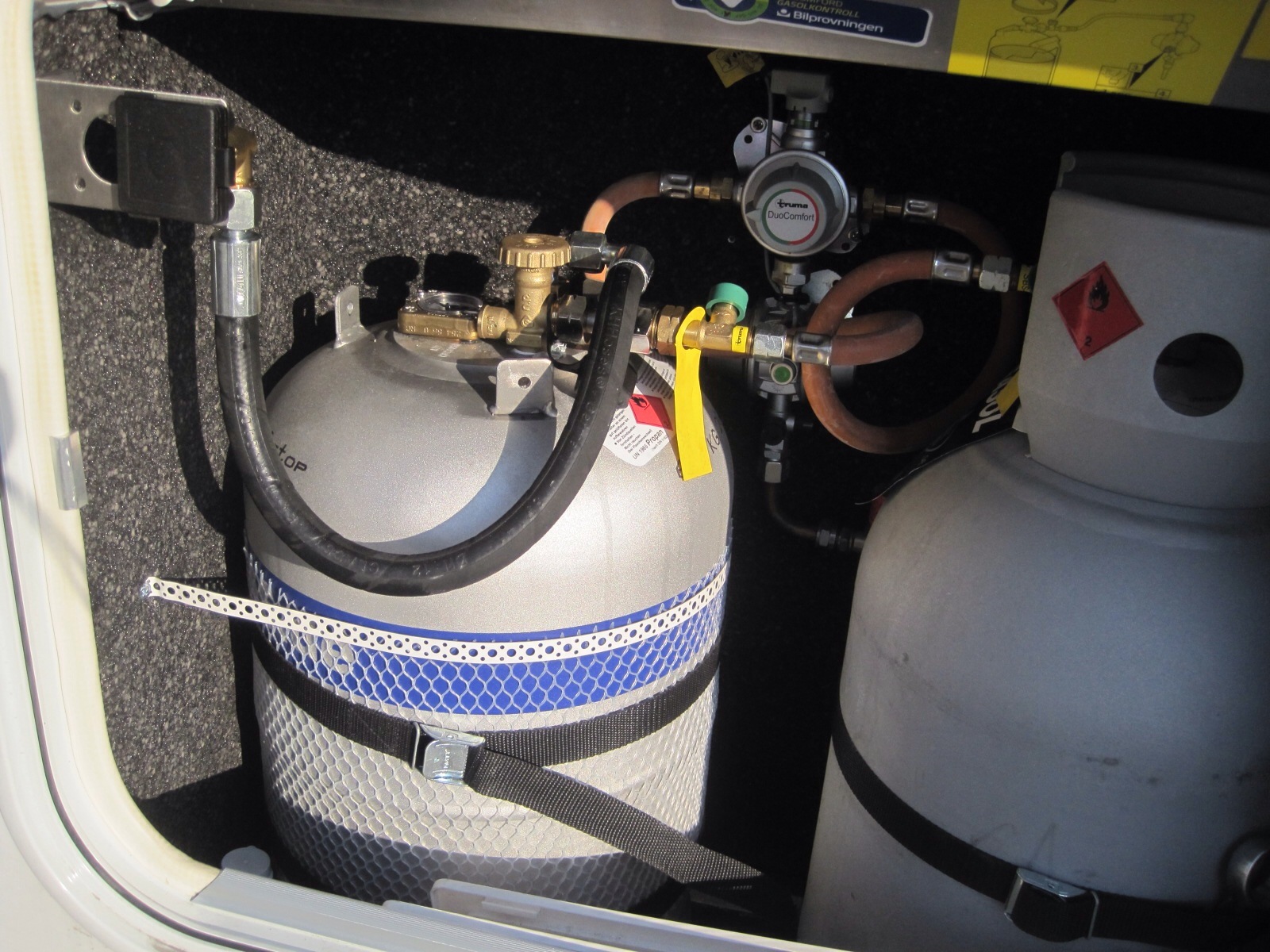 Vår husbilsblogg: Alugastank installerad