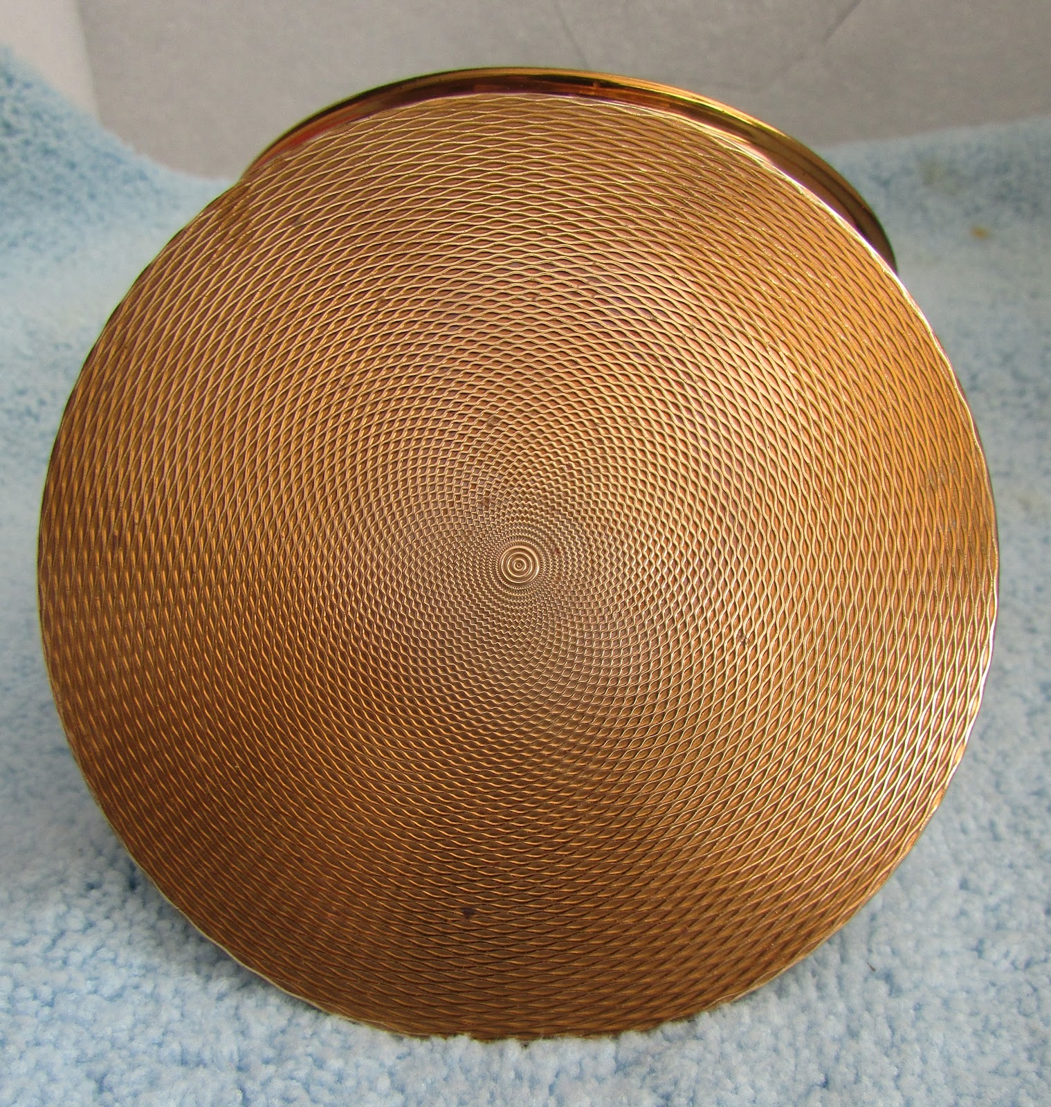 MYSTERY LOOSE POWDER COMPACT