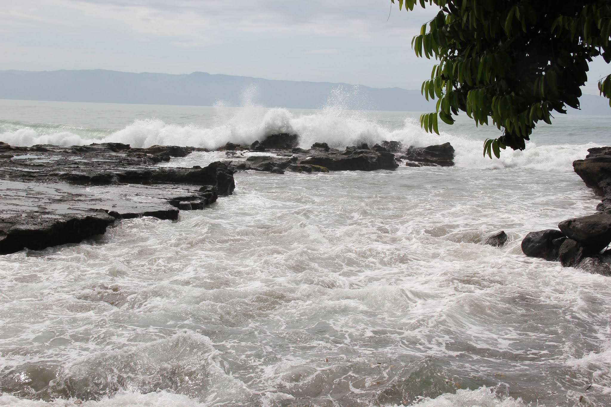 Cara Kerja Energi Gelombang Laut: Sumber Energi Alternatif yang ...