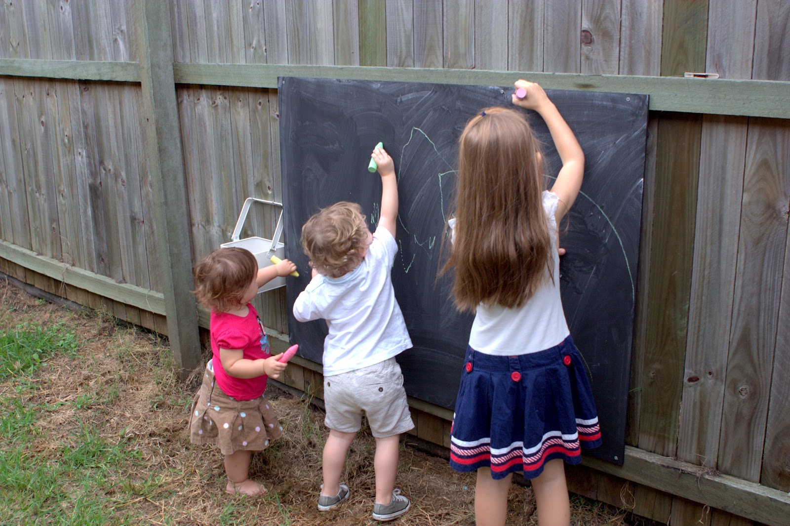 Max & Me: DIY Outdoor Chalkboard