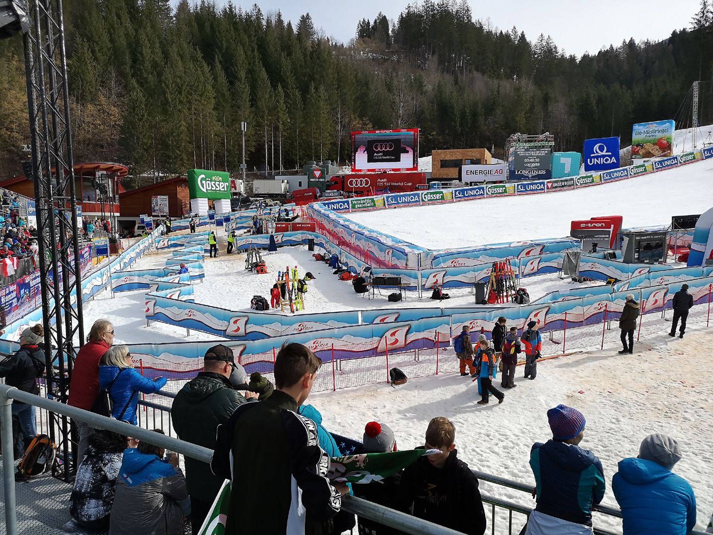 In der Mitte von Österreich ist das Stodertal: Weltcup-Riesentorlauf ...