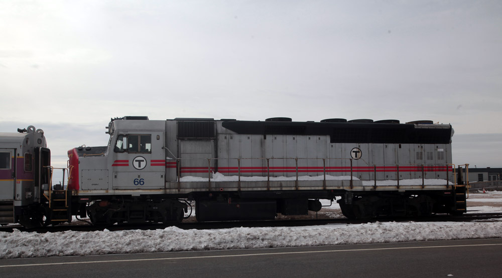 MBTA-MARC at Quonset - RAILROAD.NET