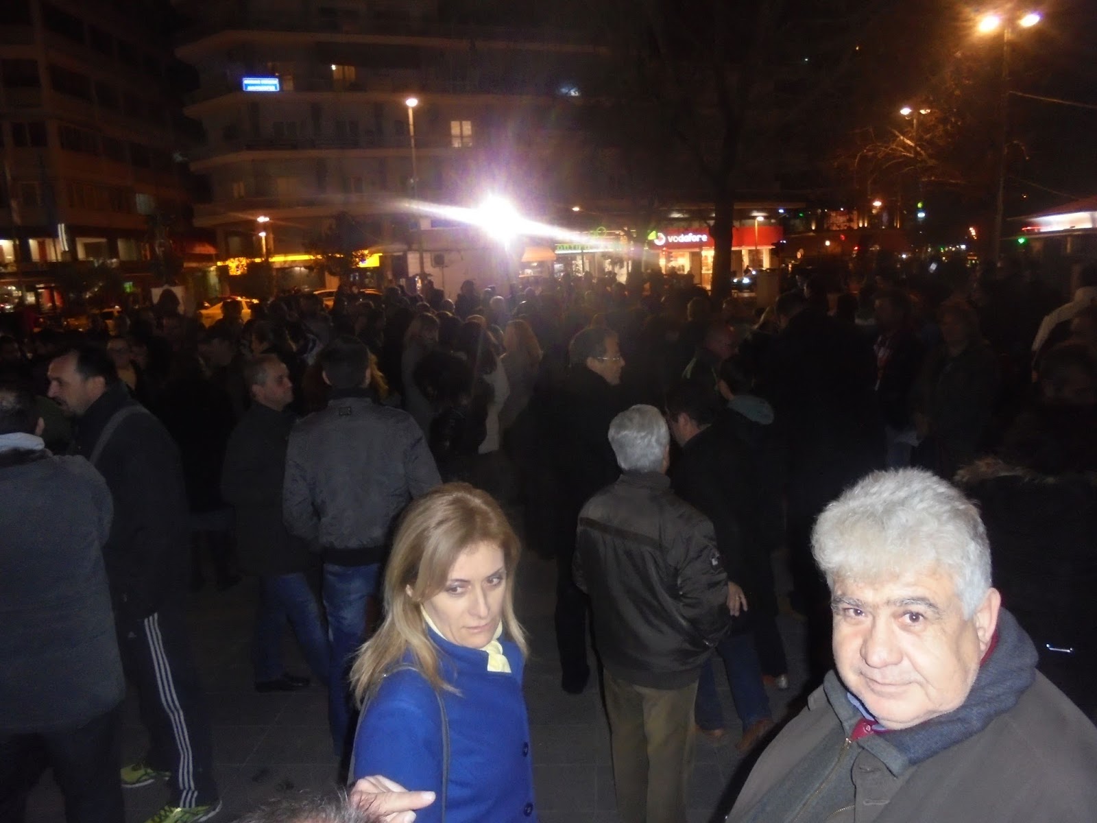 ΛΕΥΤΕΡΙΑ: ΠΟΛΥΣ ΚΟΣΜΟΣ ΣΥΓΚΕΝΤΡΩΝΕΤΑΙ ΤΩΡΑ ΣΤΗΝ ΠΛΑΤΕΙΑ ΕΛΕΥΘΕΡΙΑΣ ΤΗΣ ...