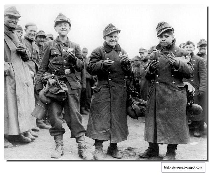 HISTORY IN IMAGES: Pictures Of War, History , WW2: Apocalypse: Battle ...