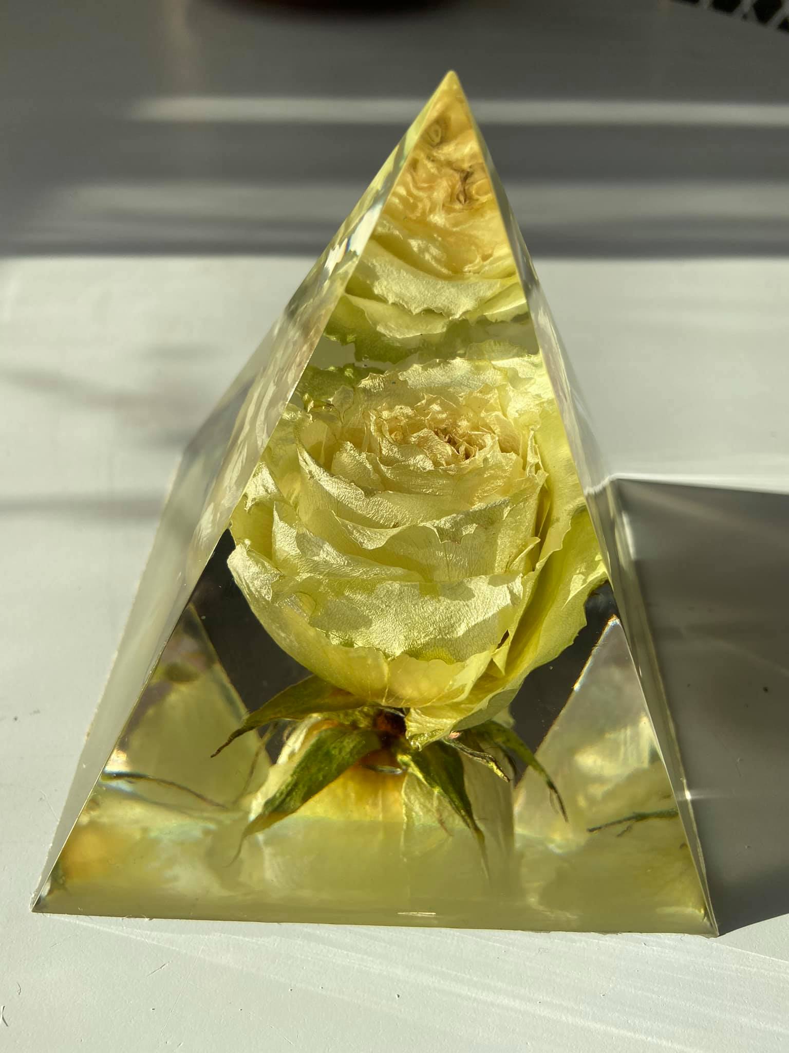 How to Make Resin and Flower Paperweight Keepsakes