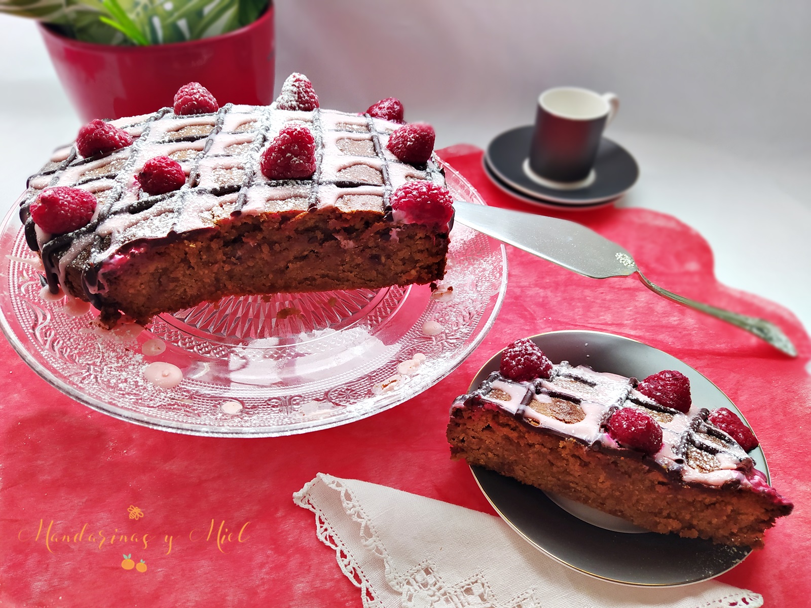 Pastel de turrón, almendra y chocolate | Mandarinas y miel