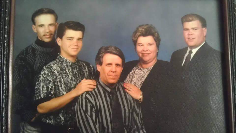 Leslie lives life, loves life, and laughs at life!