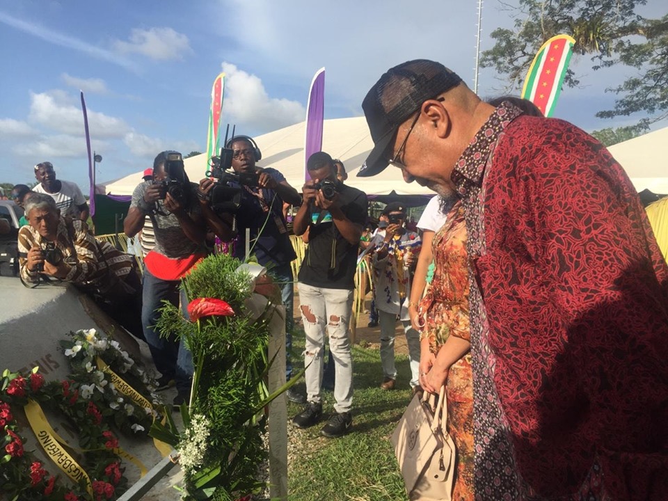 SURINAME MIRROR - Kwalitatief de beste!: President Desi Bouterse legt ...