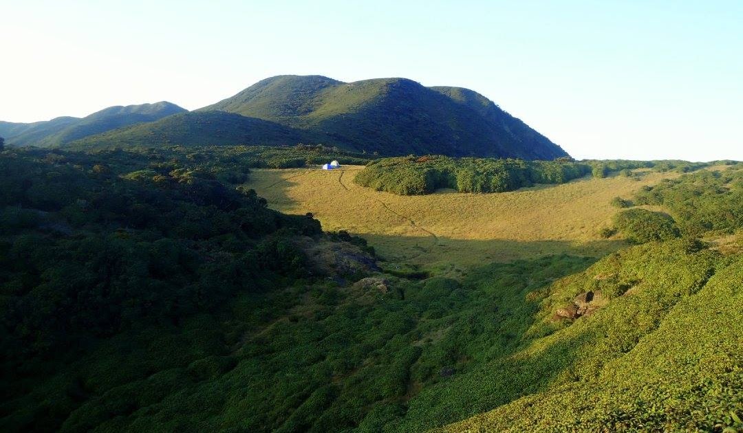 Paradise ( # ...පාරාදීසය... # ): චැරියට් පාත්- Chariot Path ( රාවනා ...