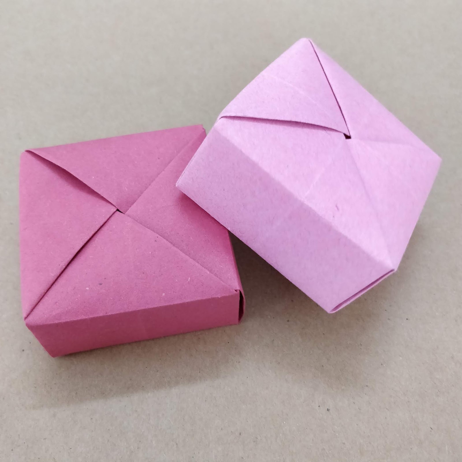 Origami ~ Self-Closing box