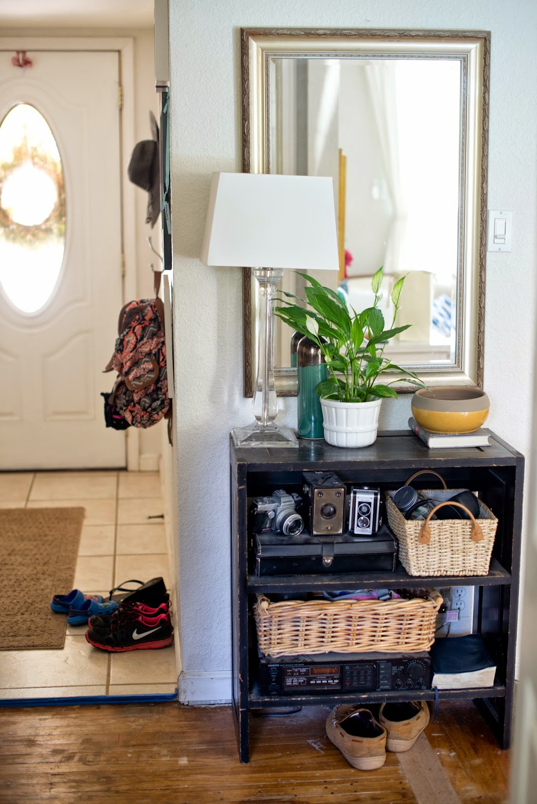 Domestic Fashionista: Entryway Phone and iPod Charging Station