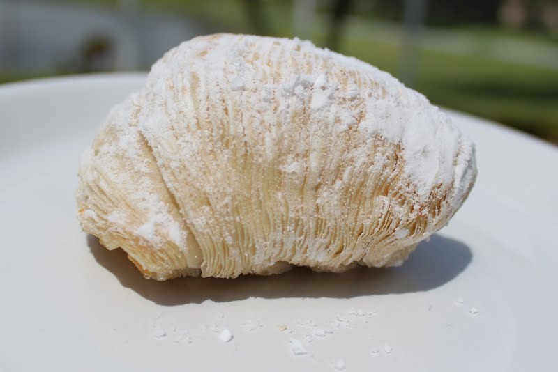 Flaky Italian Pastry Called Sfogliatelle : r/FoodPorn