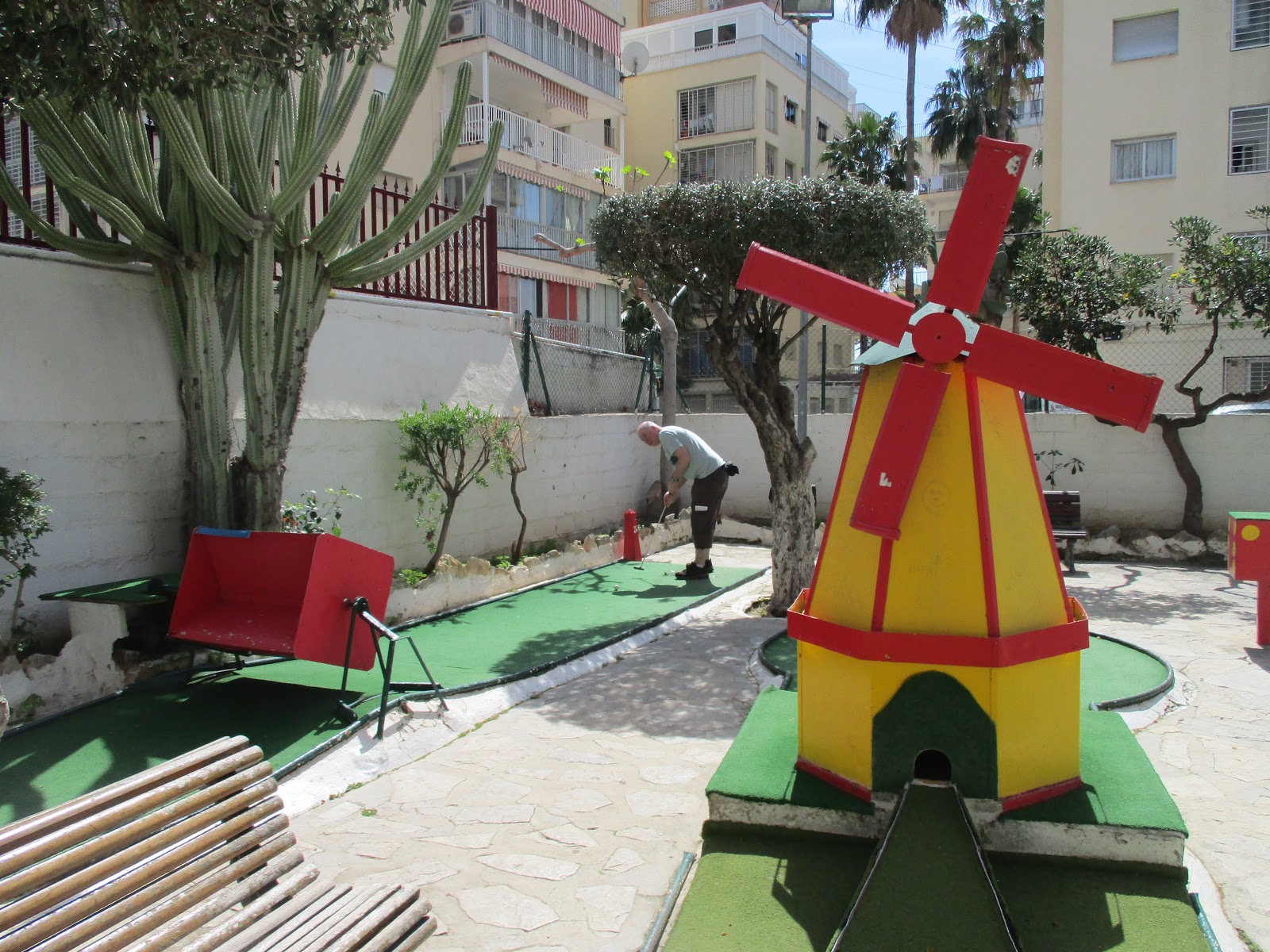 Two Crazy Golfers: Crazy golf in Benidorm, Costa Blanca, Spain