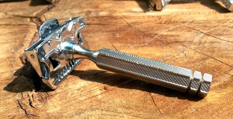 STEFANO'S VINTAGE & RETRO: Vintage shaving kit 2