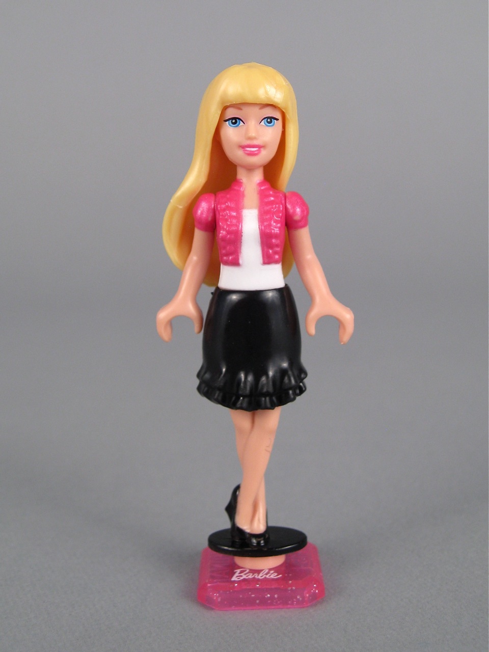 Mega Bloks Barbie's "Pet Shop" vs. Lego Friends' "Heartlake Pet Salon ...