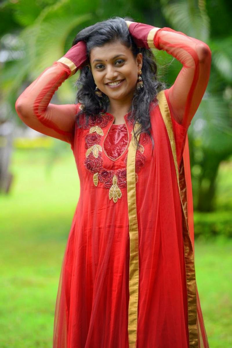 CAP: Roja Cute Smile Photos