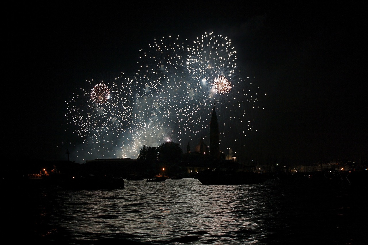 venezia blog: Festa del Redentore: 4 Nocturnes from a Boat