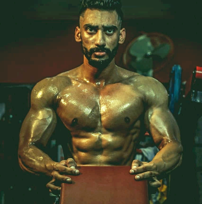 world bodybuilders pictures: beautiful lahore bodybuilder rana zorain ...