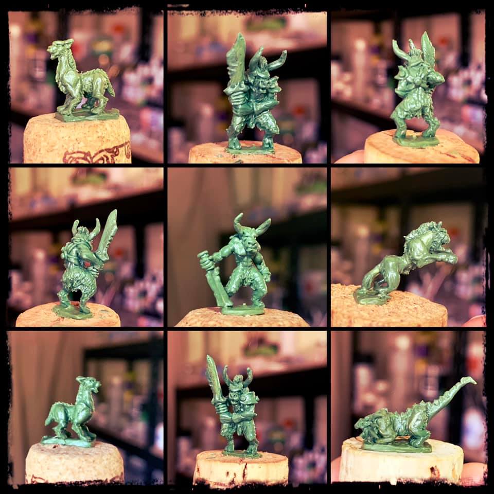 10mm Wargaming: DoomBull Minotaur, 3 Warhounds from Lancer Miniatures