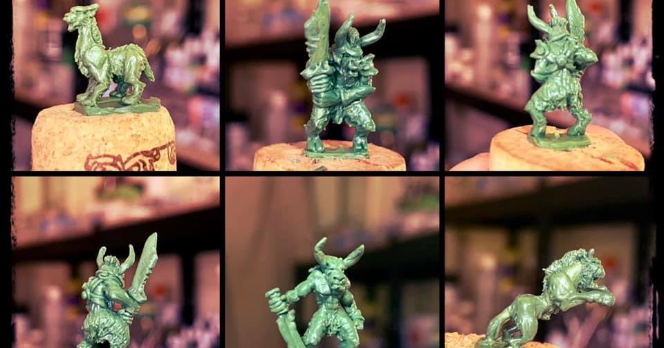 10mm Wargaming: DoomBull Minotaur, 3 Warhounds from Lancer Miniatures