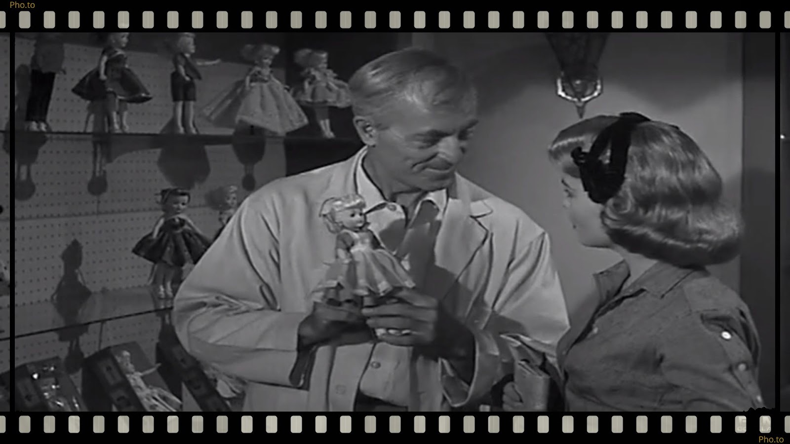 Recuerdos de ayer: Attack of the Puppet People, 1958.