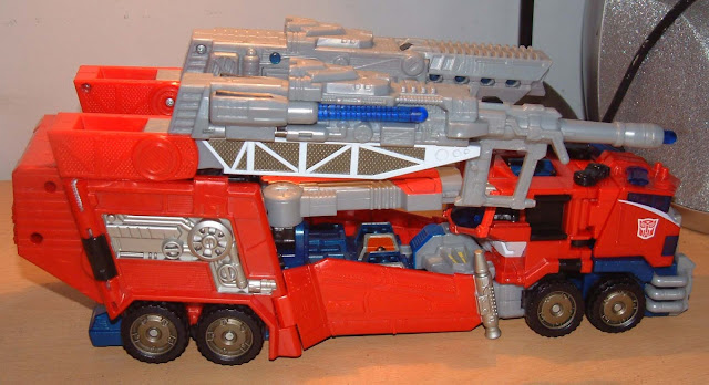 THE TRANSFORMERS: BIRTHDAY BLOG 2013- PART ONE CYBERTRON OPTIMUS PRIME 2005