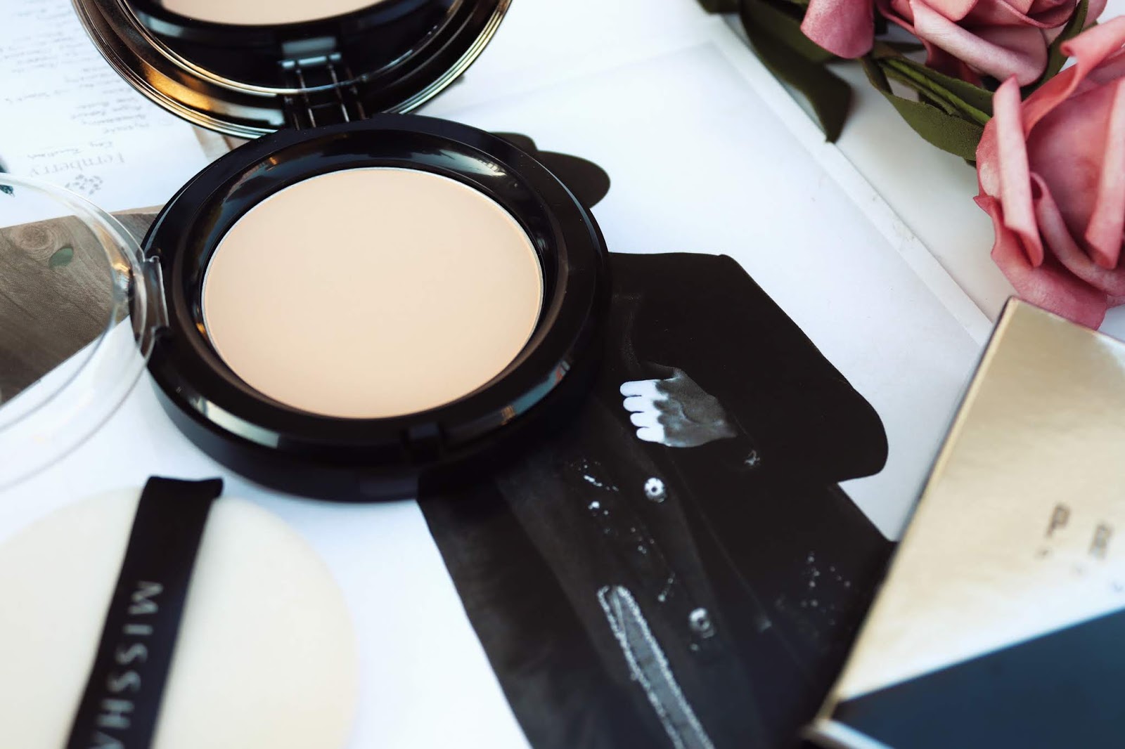 [Review] MISSHA Pro-Touch Powder Pact SPF25 PA | Beauty & Dewdrop Blog