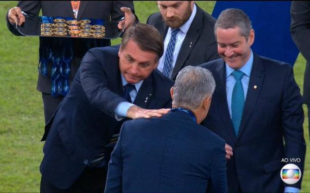 Blog Por Simas: TITE SE RECUSA A CUMPRIMENTAR BOLSONARO EM PREMIAÇÃO DA ... Blog Por Simas: TITE SE RECUSA A CUMPRIMENTAR BOLSONARO EM PREMIAÇÃO DA ...