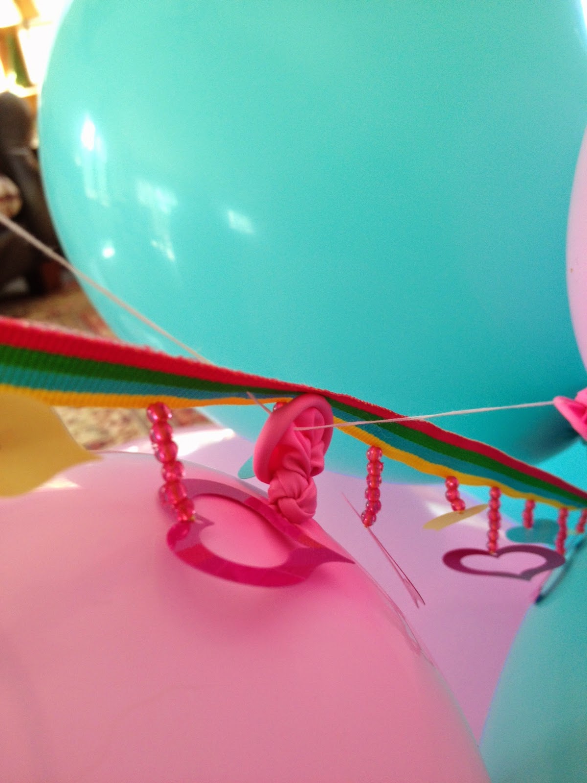 How to make a balloon cloud