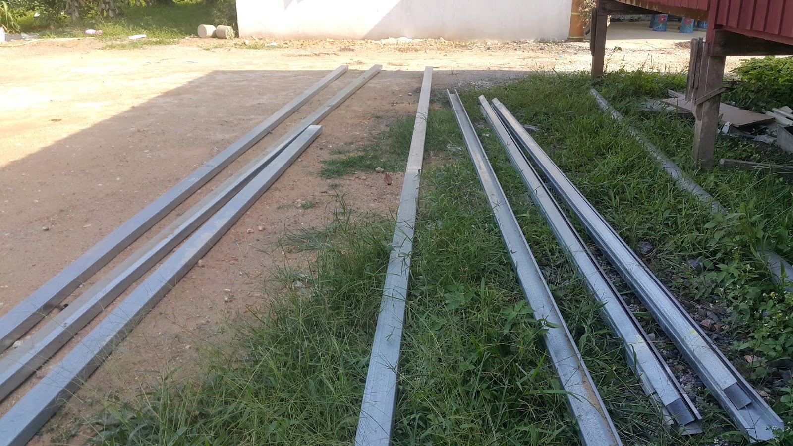 Susun dulu atap zink dan besi purlin - DIY RoomStay