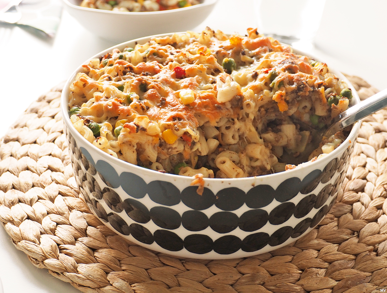 Soija-makaronilaatikko ilman kananmunaa | Kaakao kermavaahdolla