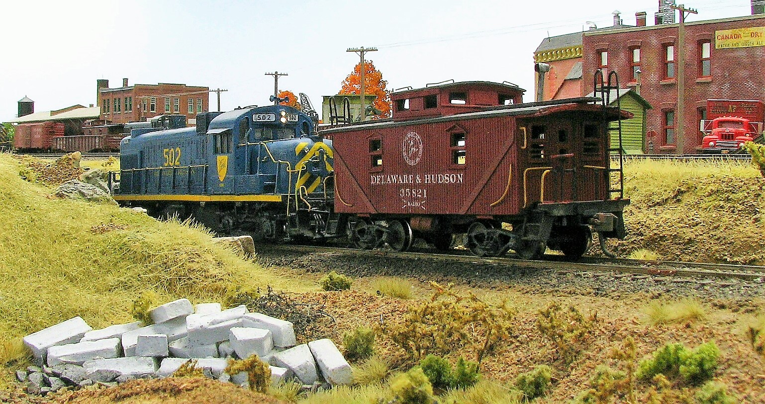 Thursday Night Round Robin: D&H RS3m's in Bloom!