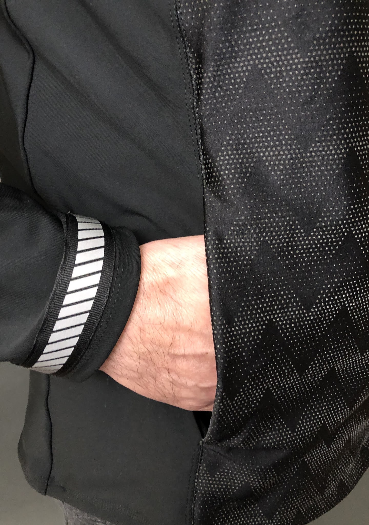 Finished Seams: Reflections on a Reflective Pullover--Simplicity 8705