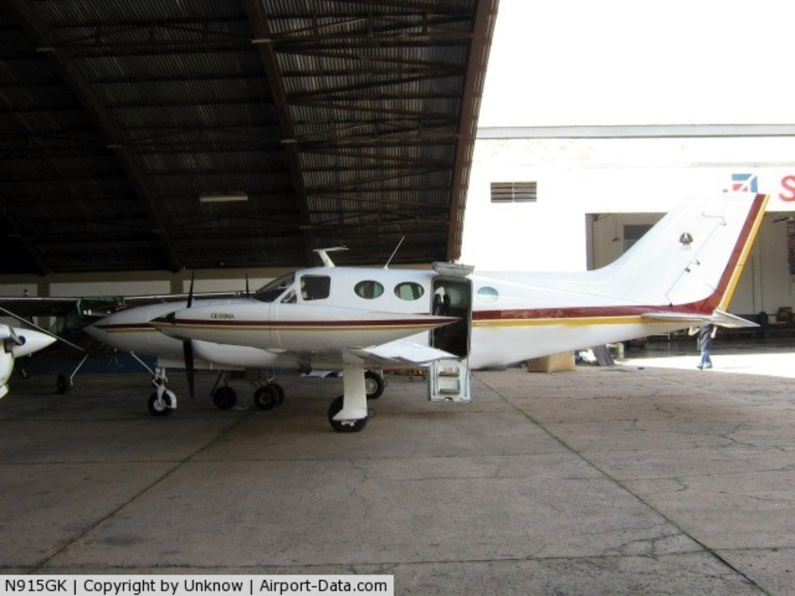 Historias Individuales: LV-JTL Cessna 421B Golden Eagle c/n 421-0051