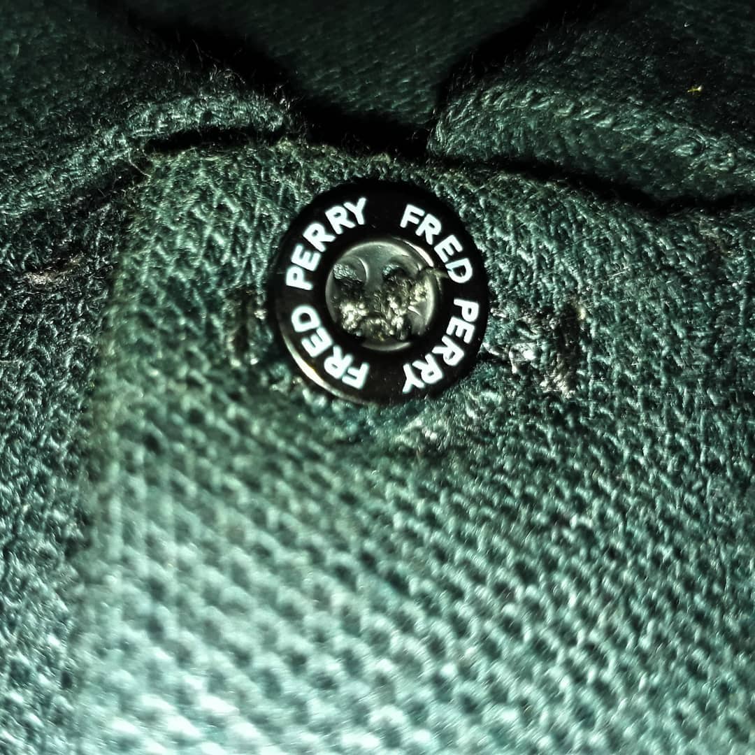 Cara Membedakan Fred Perry Asli dan Palsu - Workingclass.id