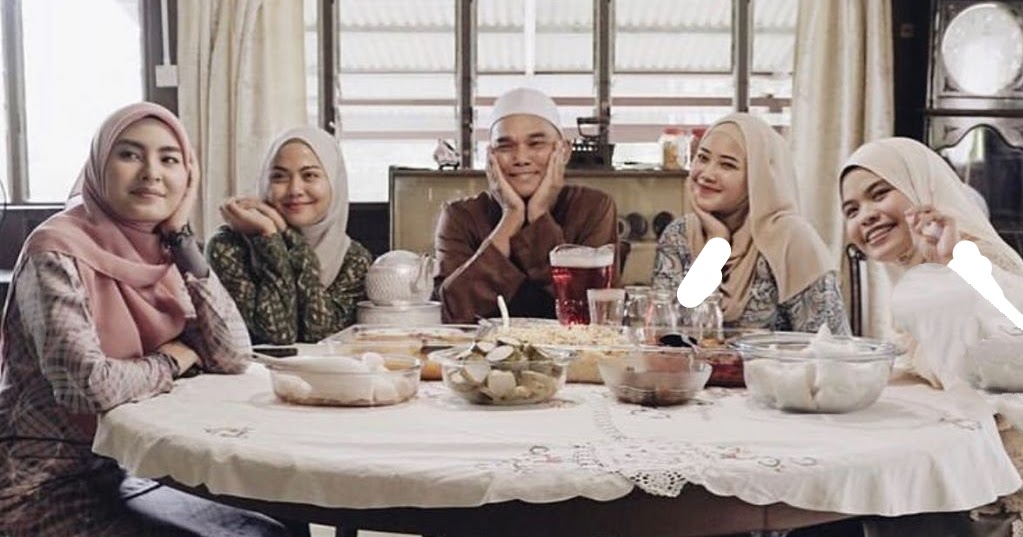 Lirik Lagu Menanti Di Aidilfitri – Wany Hasrita, Wani, Muna Shahirah ...