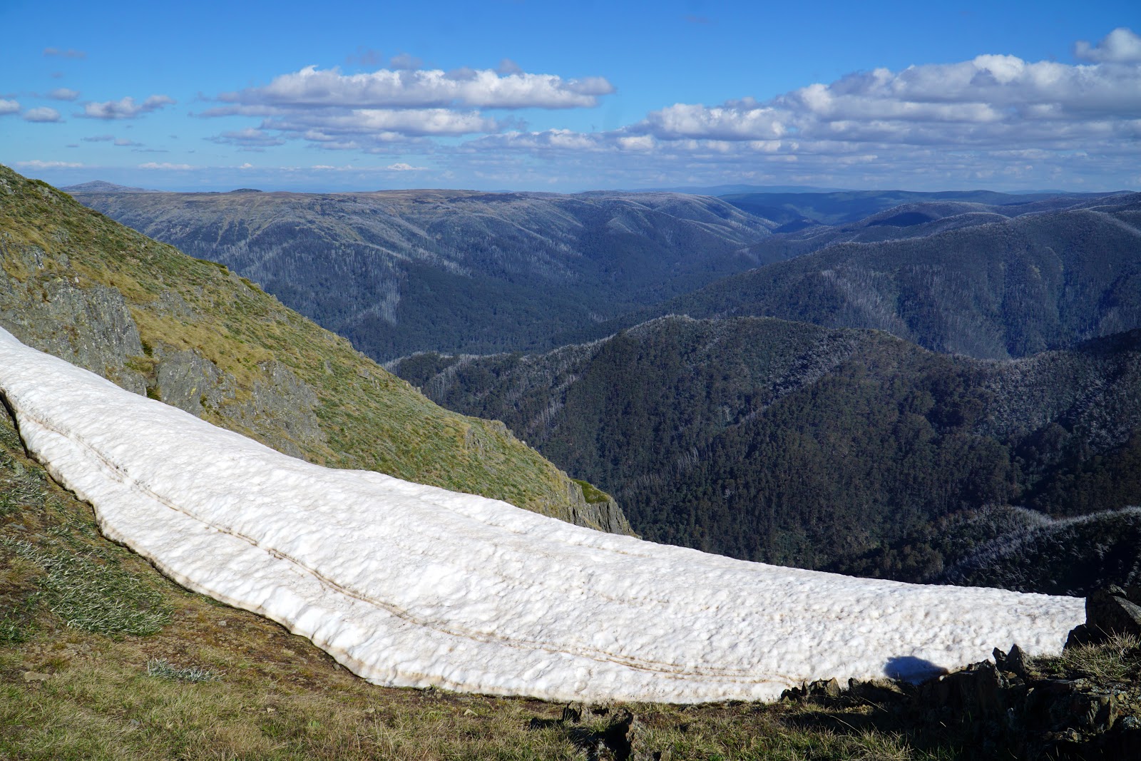 Mt Feathertop via the Razorback (Alpine NP) ~ The Long Way's Better