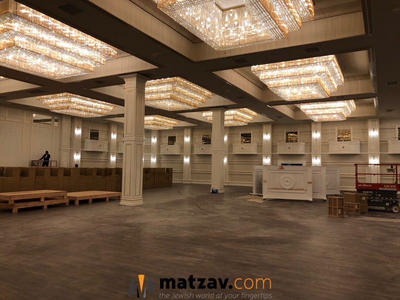 Hefkervelt : Wedding hall at Lakewood Cheder opening doon