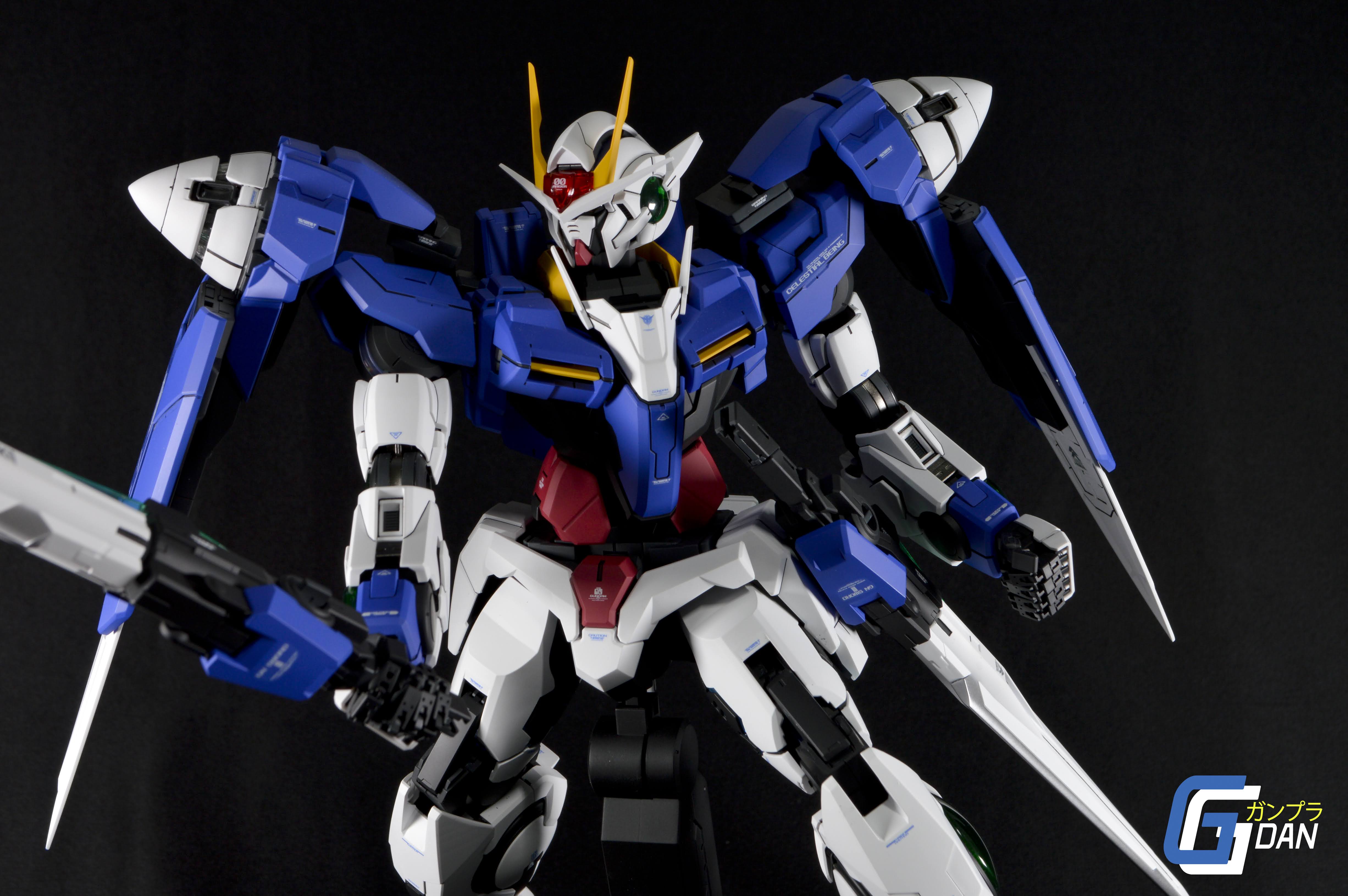 Perfect Grade Gundam 00 Raiser