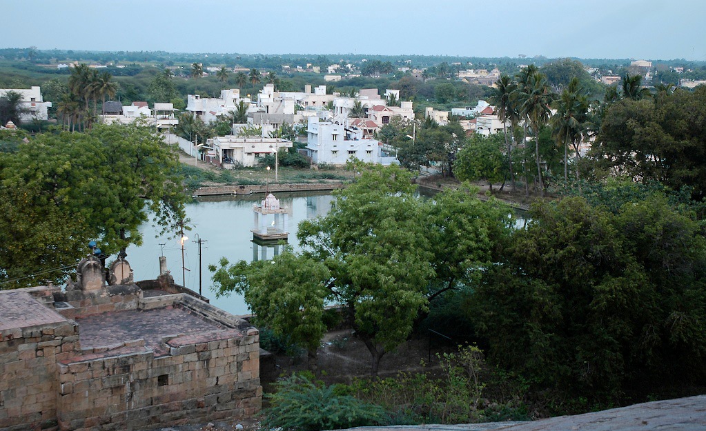 Tamilnadu Tourism: Erumbeeswarar Temple, Thiruverumbur – The Temple