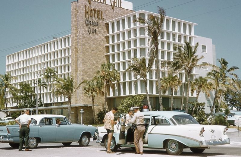 40 Fascinating Color Photos Capture Street Scenes of Miami & Miami ...