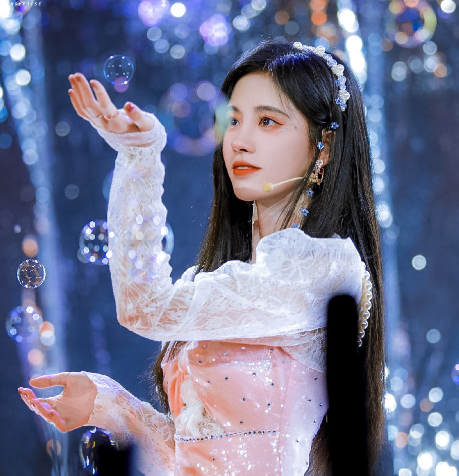 weibo go: Ju Jingyi stuns when she goes sans fringe