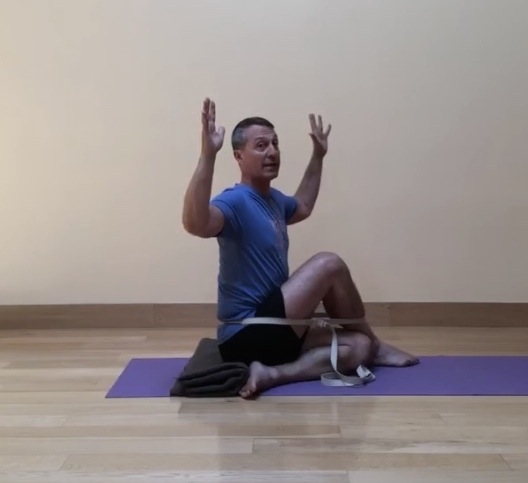 Quintine Fowler: A Different Way to Twist: Hands-Free Twisting